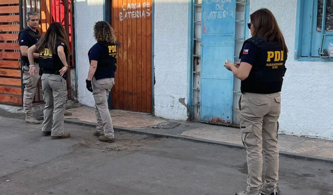 PDI realizó operativo de fiscalización a extranjeros en campamentos de Antofagasta - Timeline.cl