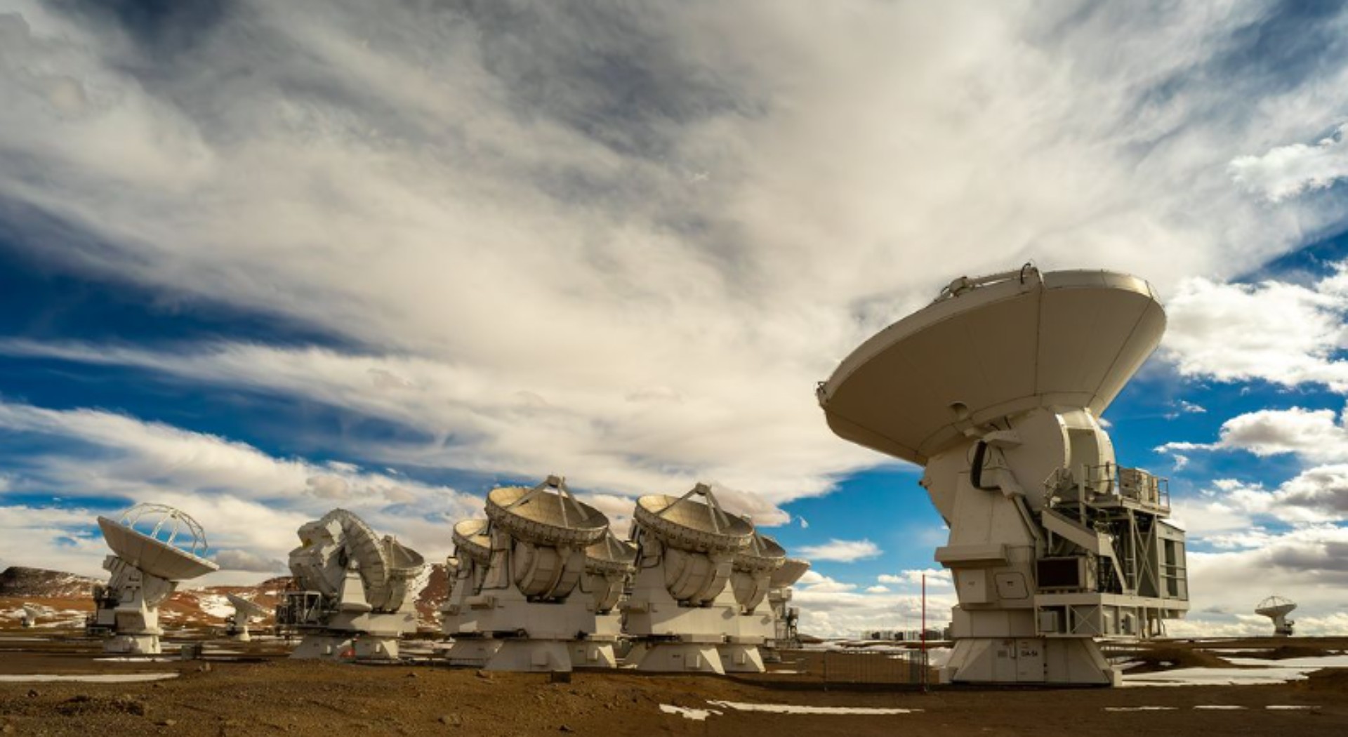 Desde el observatorio ALMA: descubren vapor de agua en zona idónea para ...